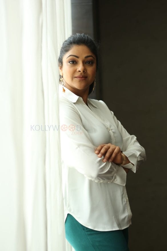 Actress Abhirami At Maharaja Trailer Launch Event Photos 28 (305971 ...