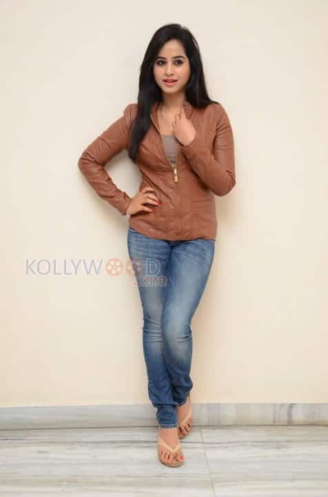 Actress Swathi Dikshith Photoshoot Pictures 19 (317155) | Kollywood Zone