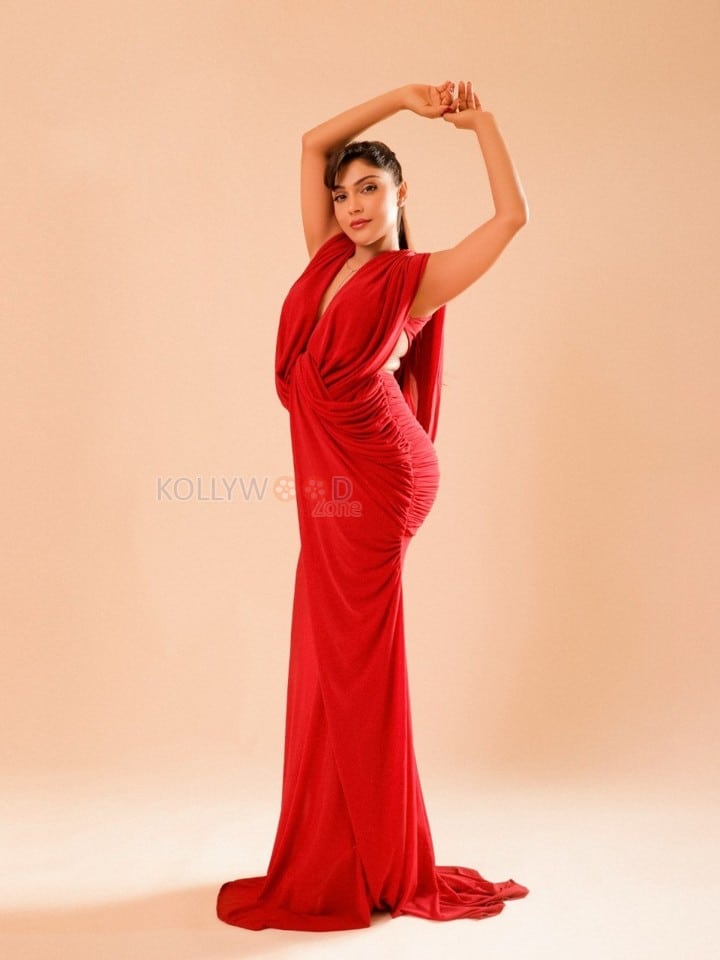 Wild Wild Punjab Actress Ishita Raj In A Red Draped Maxi Gown With A ...