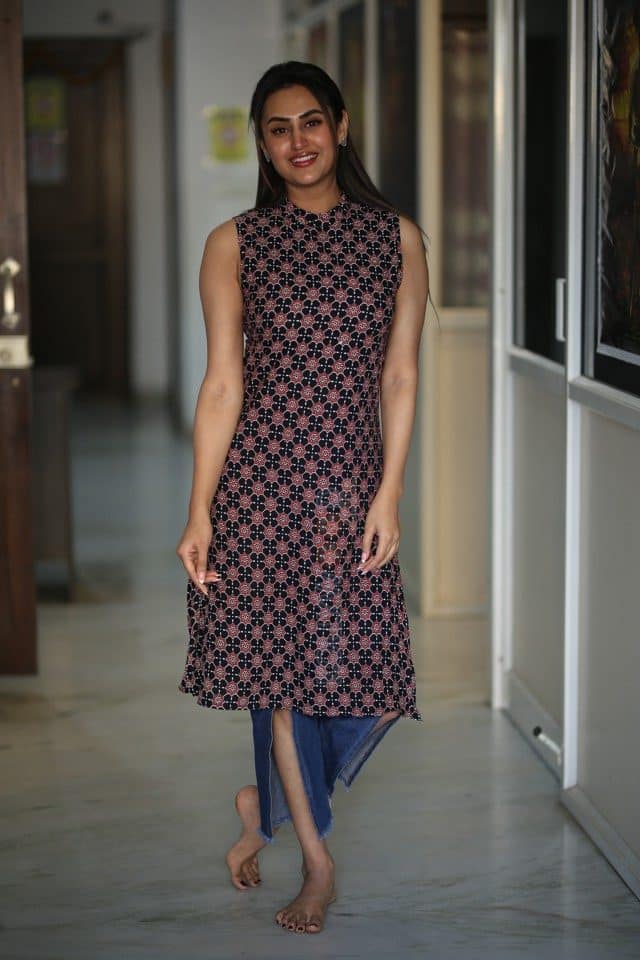 Actress Archana Iyer At Shambhala Movie Interview Pictures 02 (370348 ...