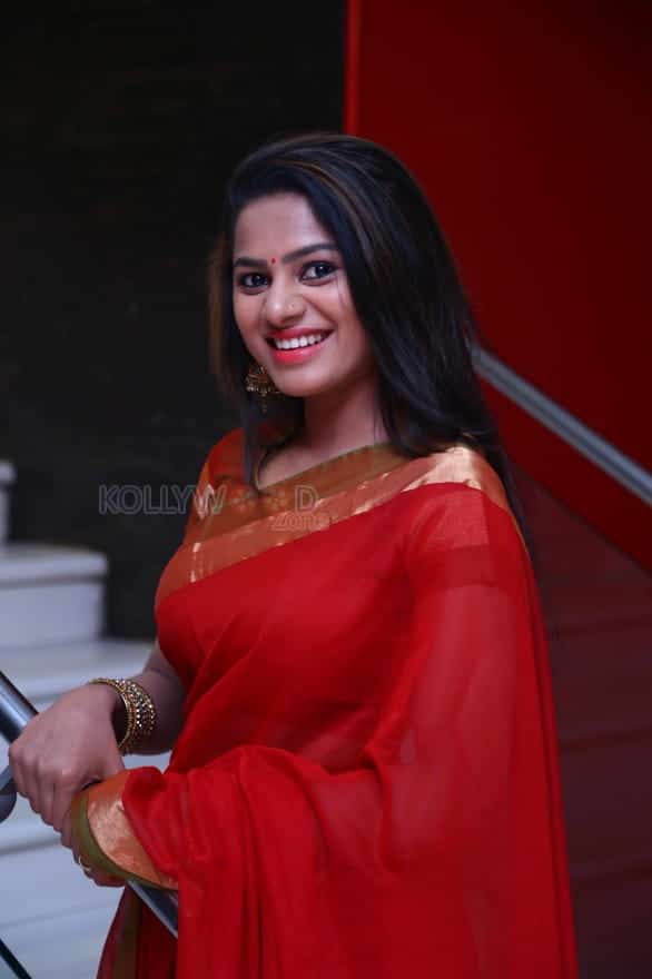 Kurangu Bommai Heroine Delna Davis Photos 02 (372785) | Kollywood Zone