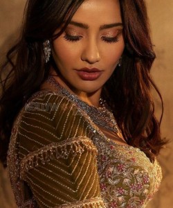 Ravishing Neha Sharma Hot Cleavage Photos 03 (222051) | Kollywood Zone